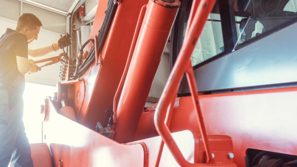 Hydraulic Repair | 4 Signs You Need Know | Elliott Hydraulics